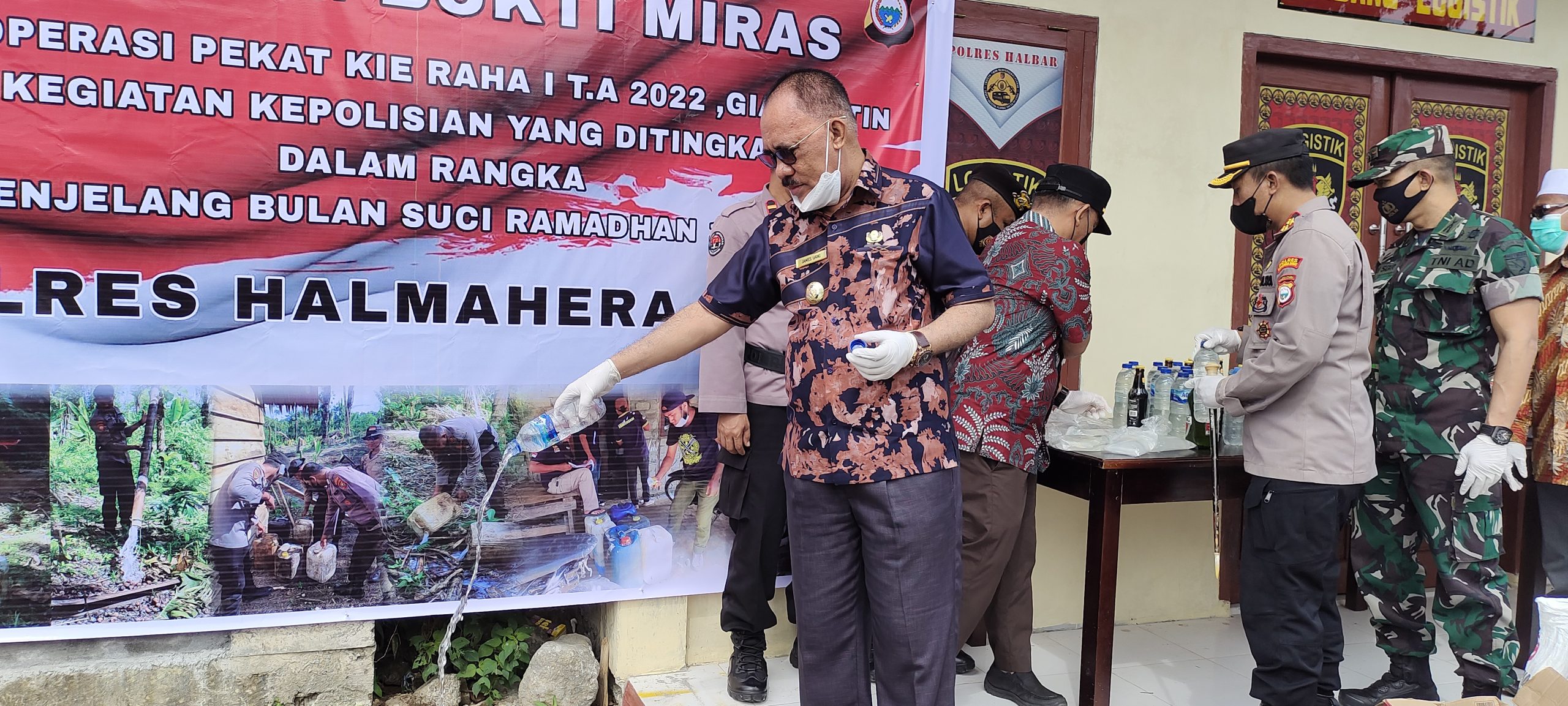 Ribuan Botol Miras Dimusnahkan, Bupati James Apresiasi Kinerja Polres ... Ribuan Botol Miras Dimusnahkan, Bupati James Apresiasi Kinerja Polres ...